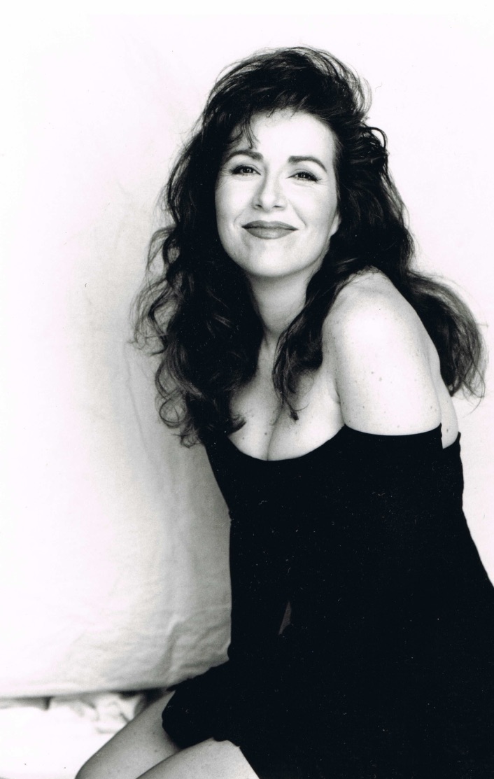 Debbie Gravitte Biography – Debbie Gravitte